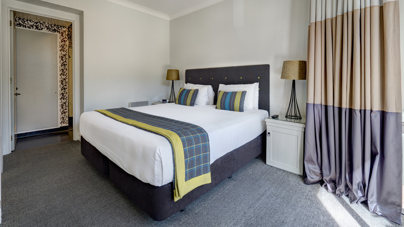 Executive One Bedroom Suite with Courtyard | 858 George Street Motel