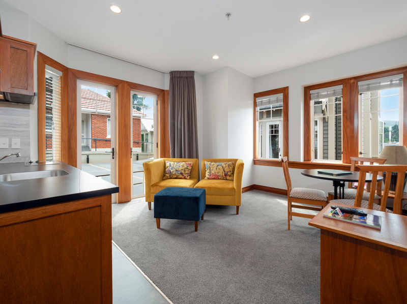Superior One Bedroom Suite | 858 George Street Motel