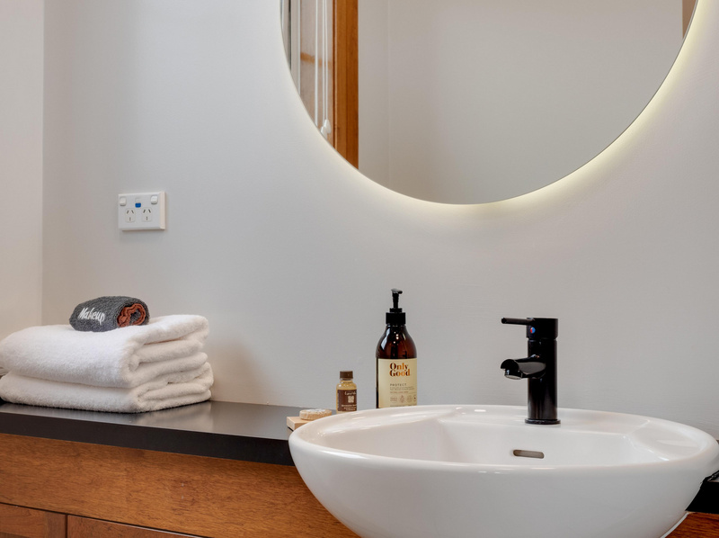 Superior One Bedroom Suite | 858 George Street Motel